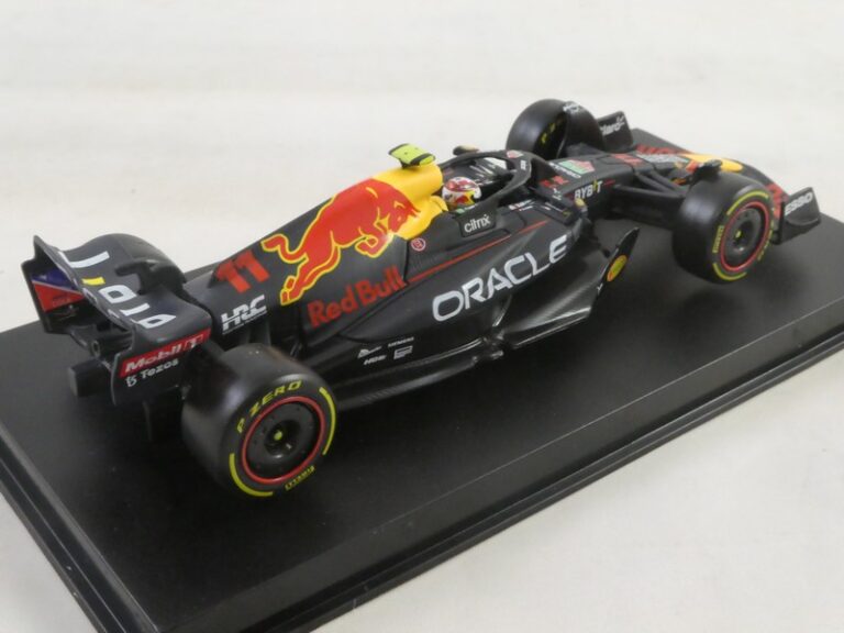 Red Bull RB18 2022 Burago 1:43 18-38062#11 - Modellini F1 Diecast